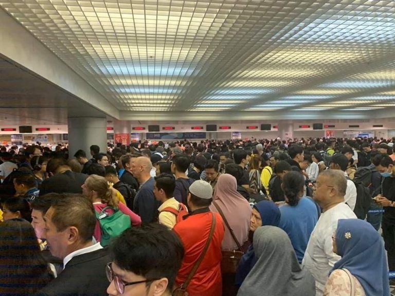 Shorten Immigration Line at Tan Son Nhat Airport with Fast Track ...